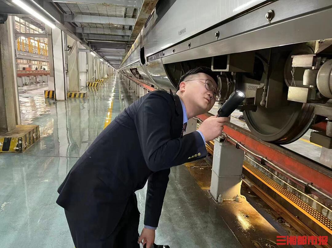 “列车医生”与复兴号共度“五一” - 城事 - 新湖南